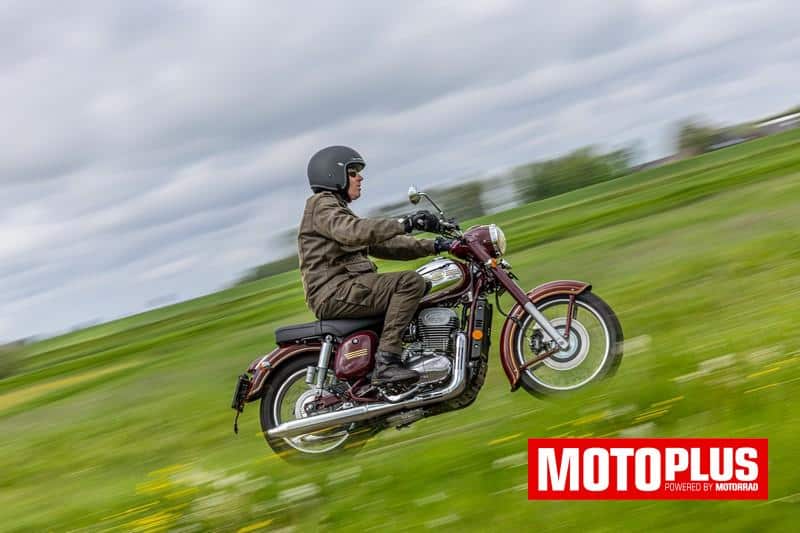 Eerste test: Jawa 300CL